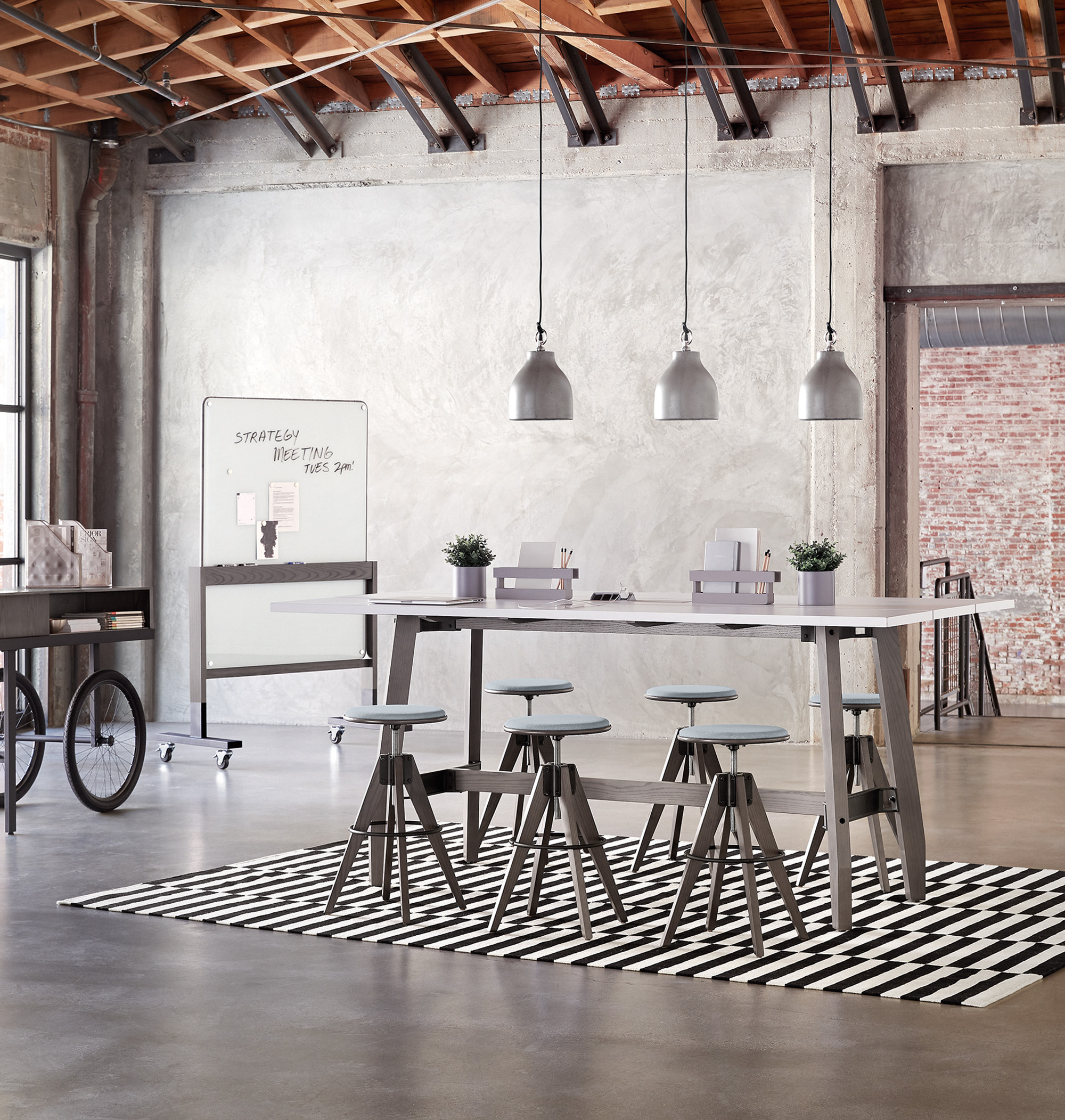 WorkSmith Easel - Arcadia Contract