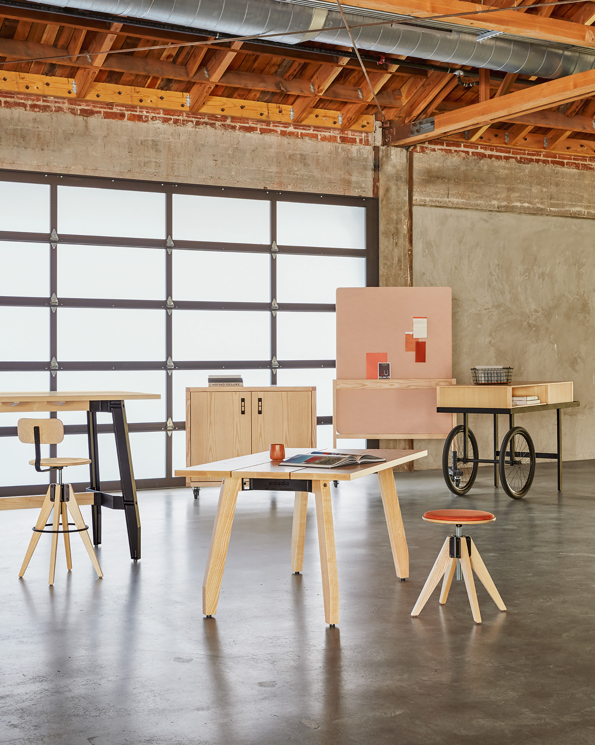 WorkSmith Easel - Arcadia Contract