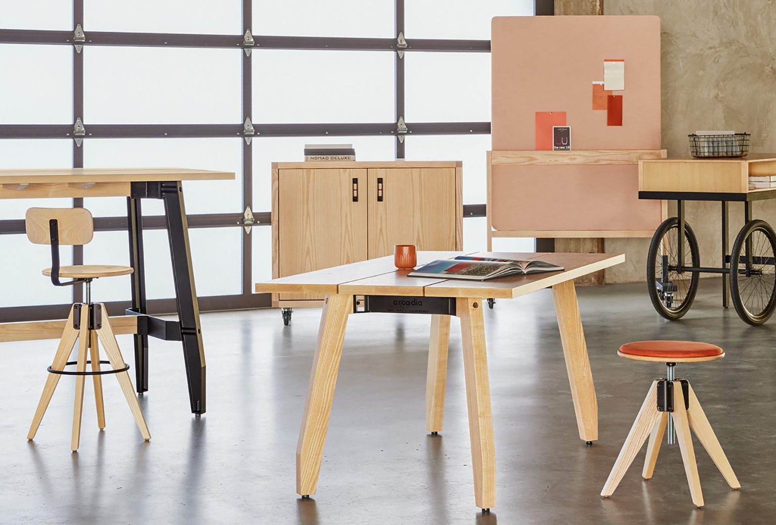 WorkSmith Easel - Arcadia Contract